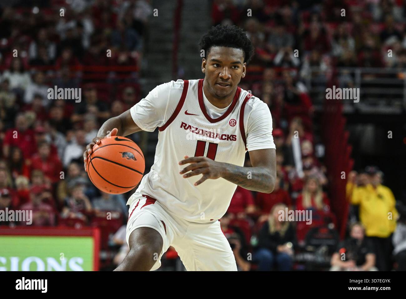 Arkansas guard Karter Knox (11) runs a play against Jackson State ...
