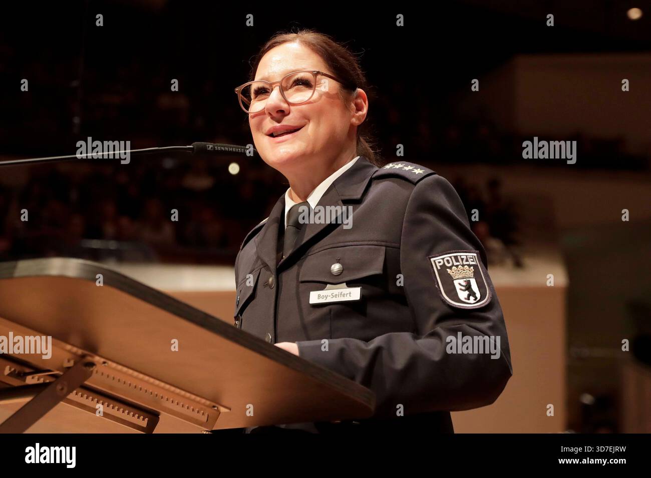 25.11.2025, Vereidigung von 650 neuen Polizisten fuer das Land Berlin ...