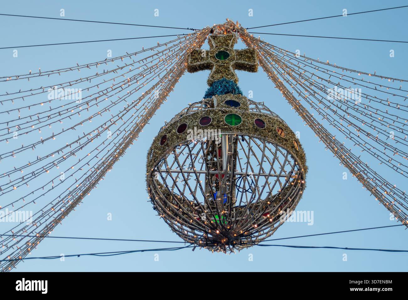 Windsor, Berkshire, UK. 25th November, 2025. A Crown Jewels Orb ...