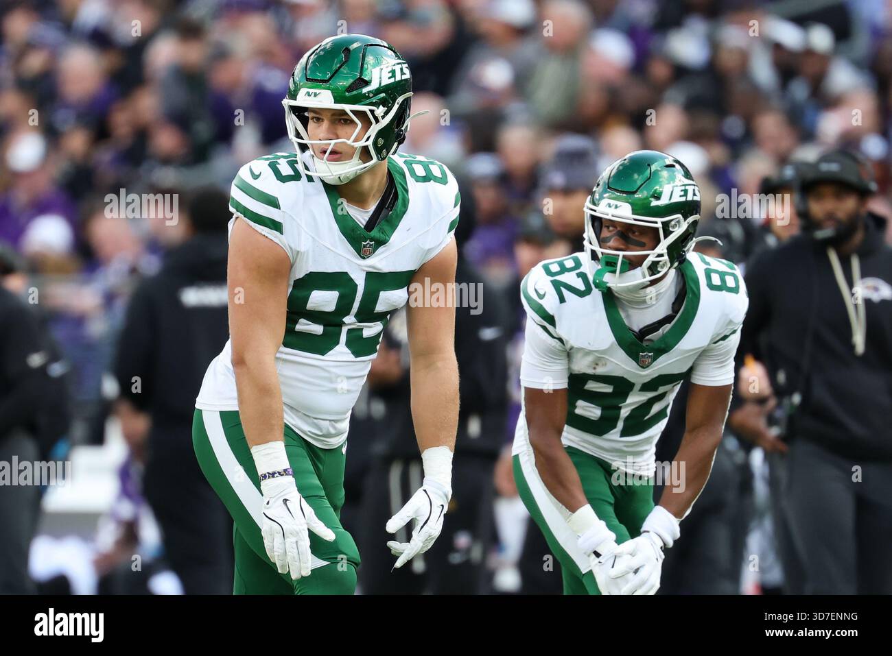 New York Jets tight end Mason Taylor (85) and receiver Arian Smith (82 ...