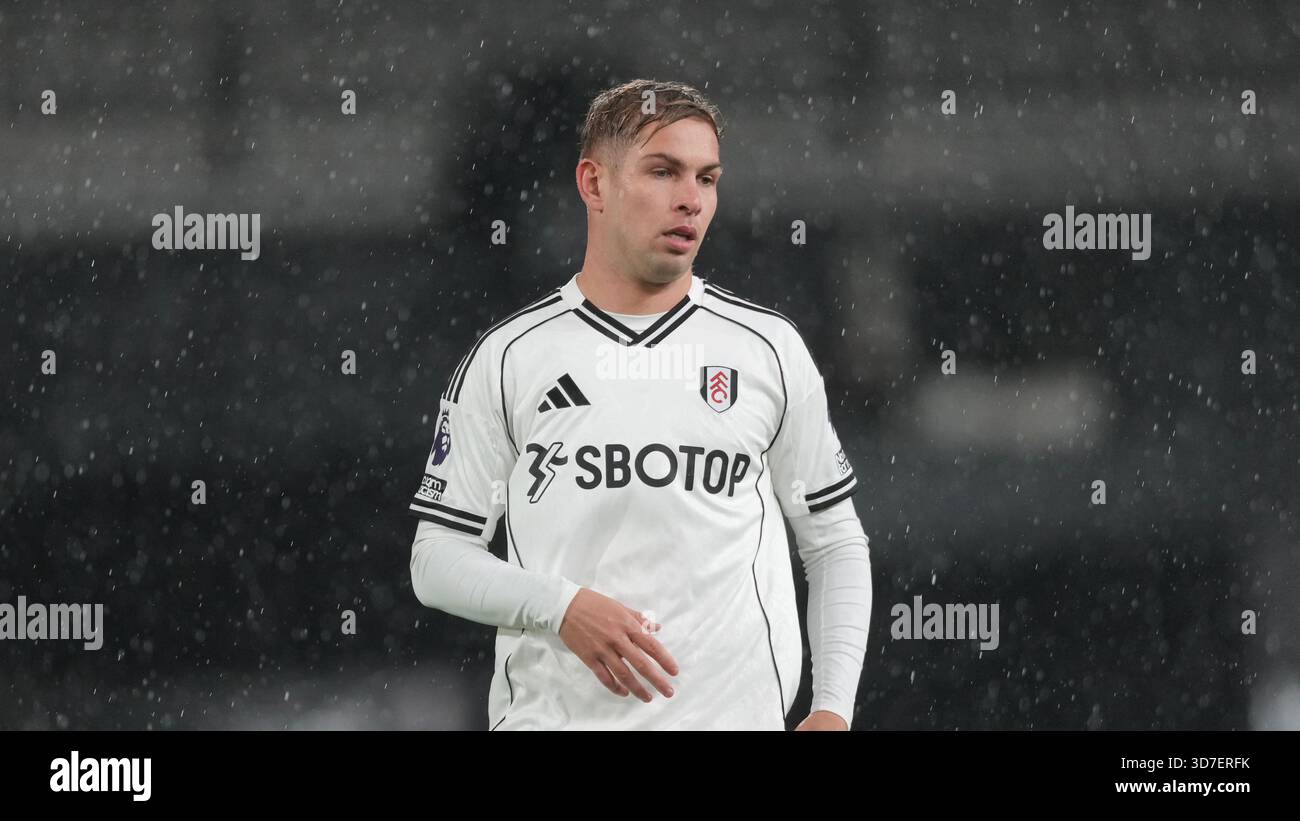 Fulham's Emile Smith Rowe runs into position during the English Premier ...