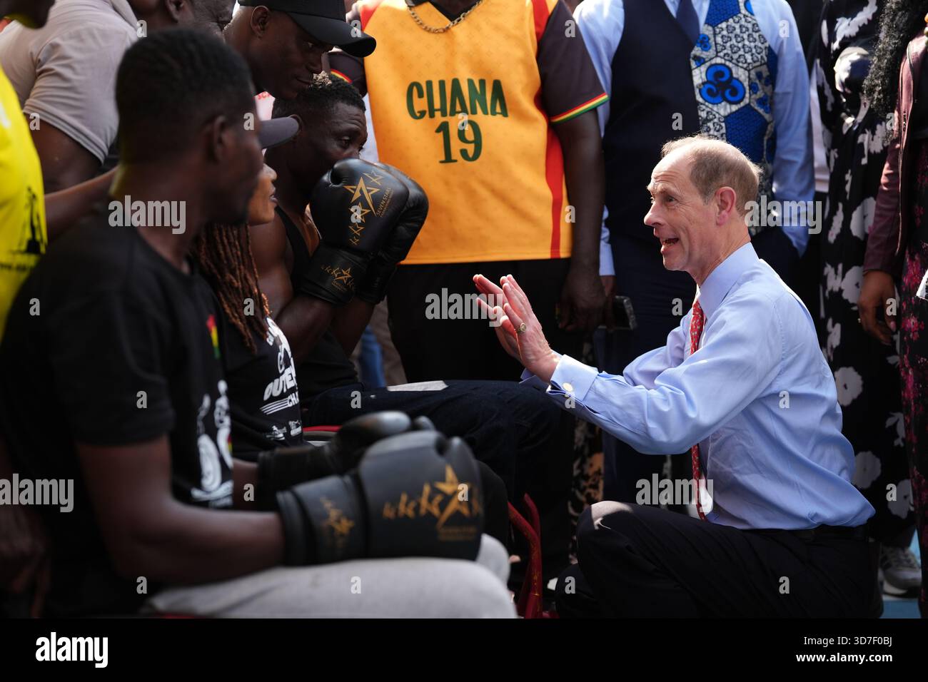 The Duke of Edinburgh speaks to members of Ghana's paralympic boxing ...