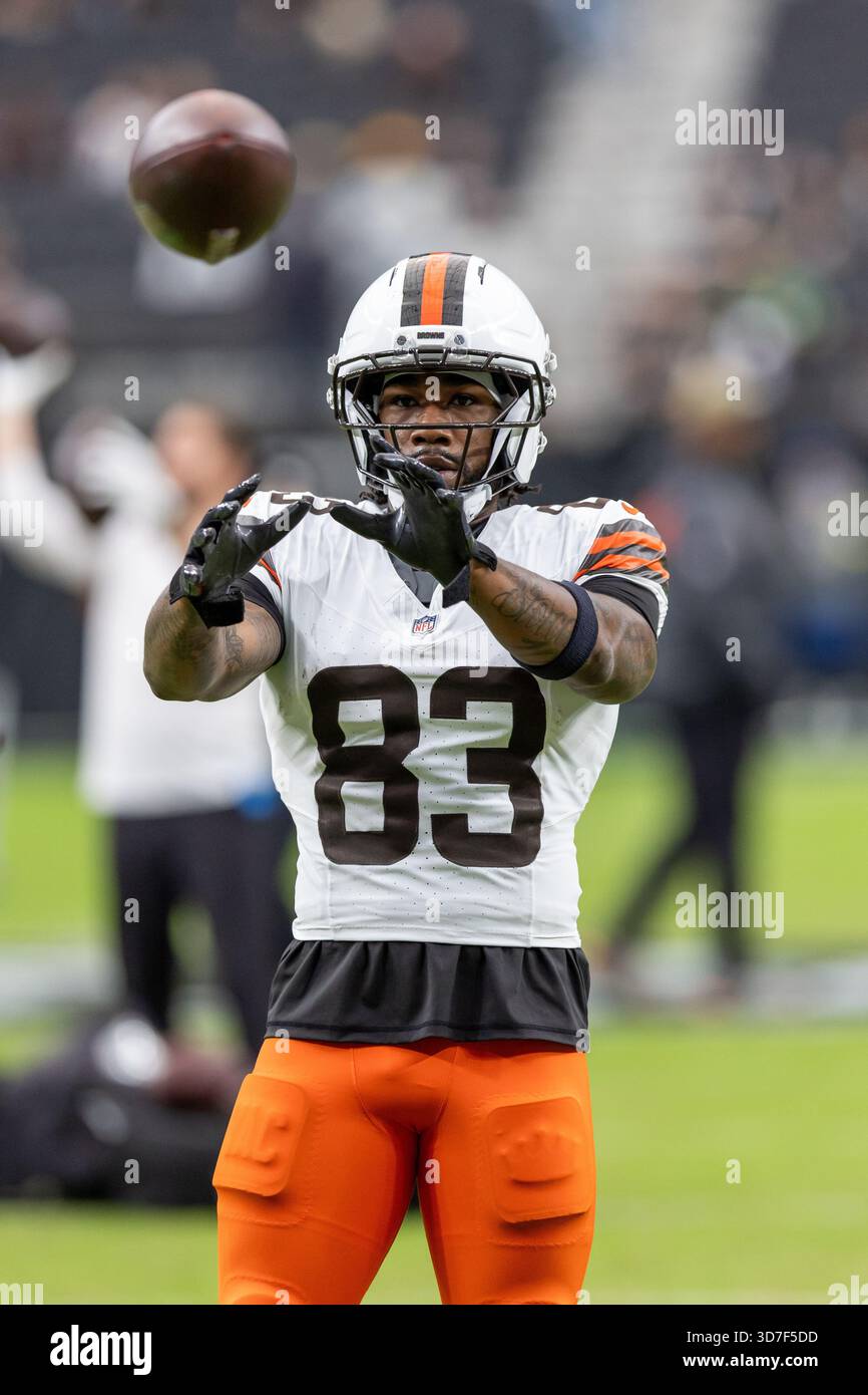 Cleveland Browns wide receiver Malachi Corley (83) warms up before ...