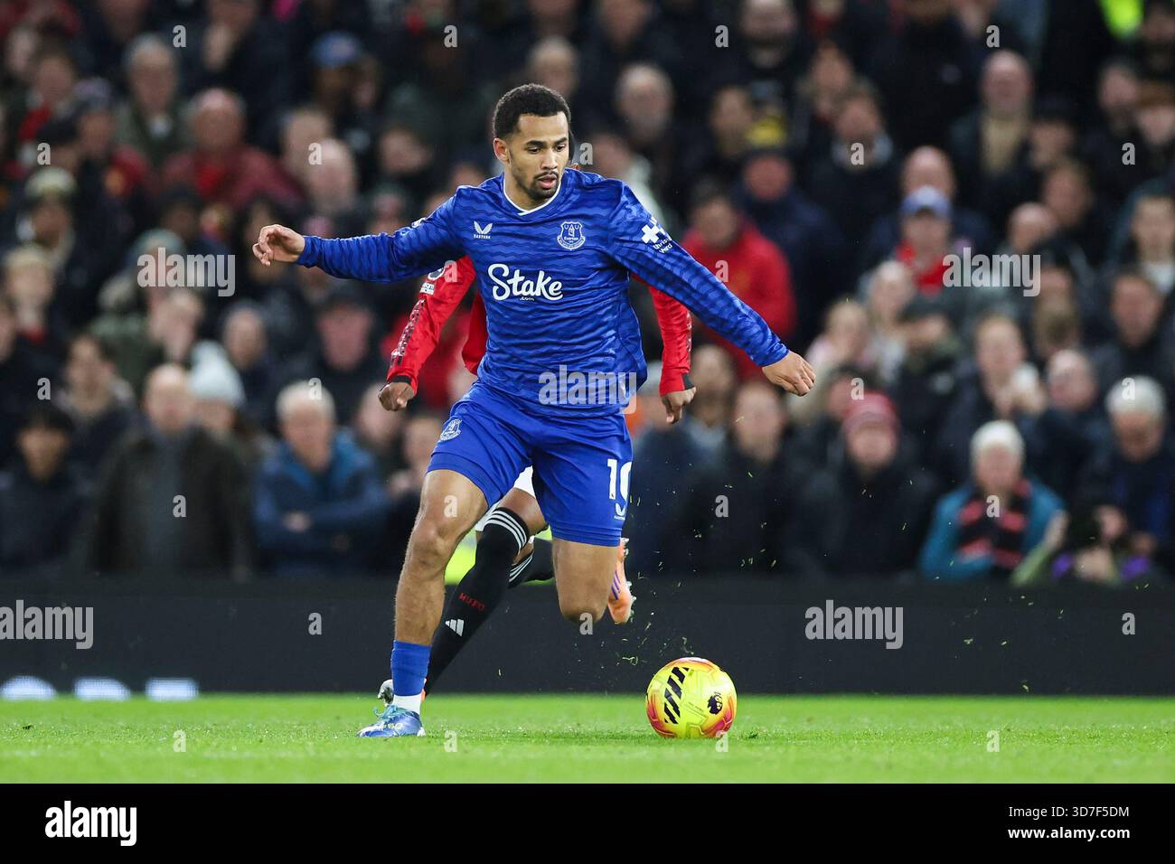Everton midfielder Iliman Ndiaye (10) in action during the Manchester ...