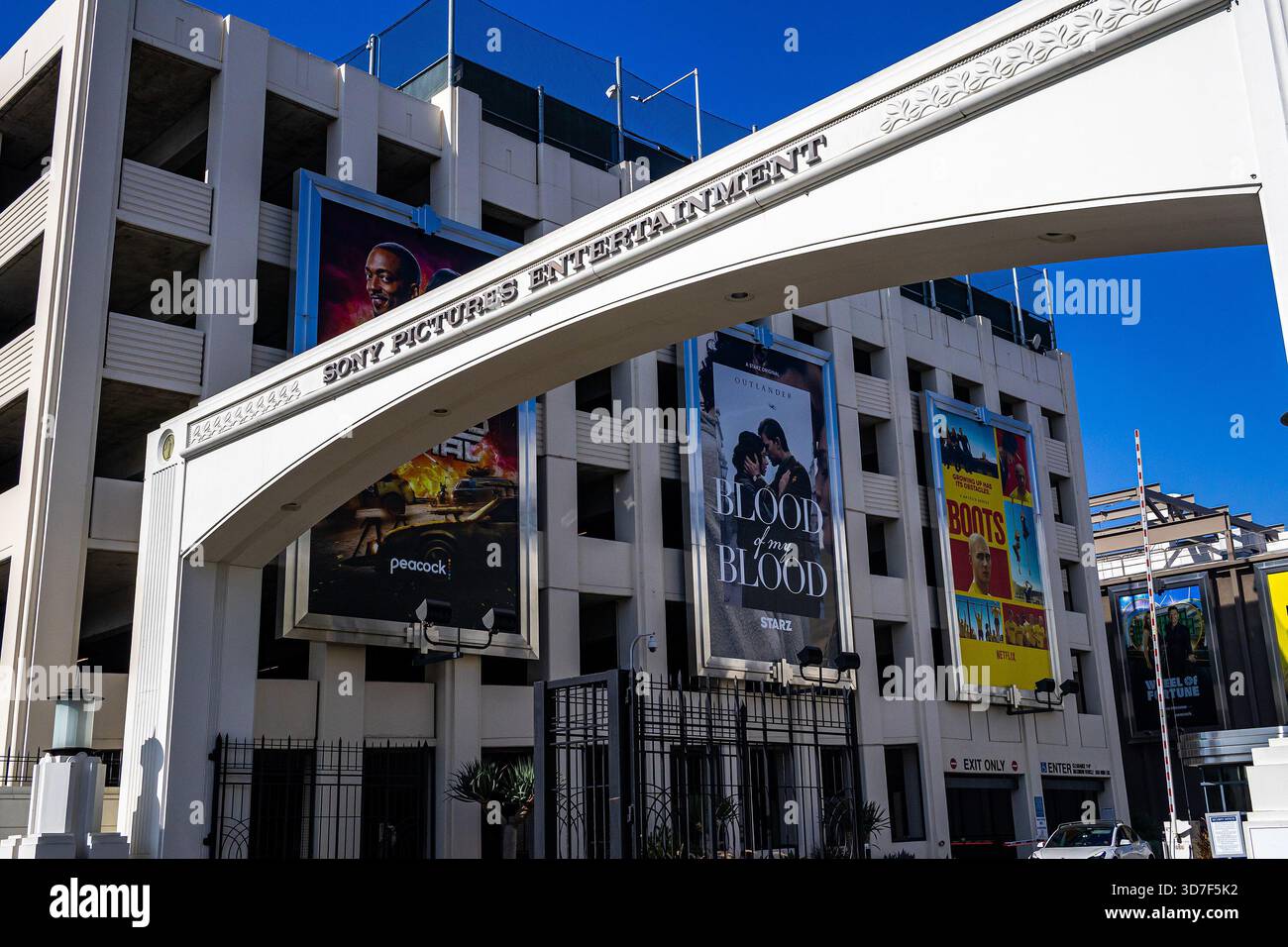 Sony Pictures Entertainment movie studio entrance gate in Culver City ...