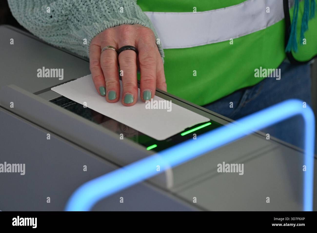 Control of the boarding pass, Boarding Pass, Boarding Pass Scanner ...
