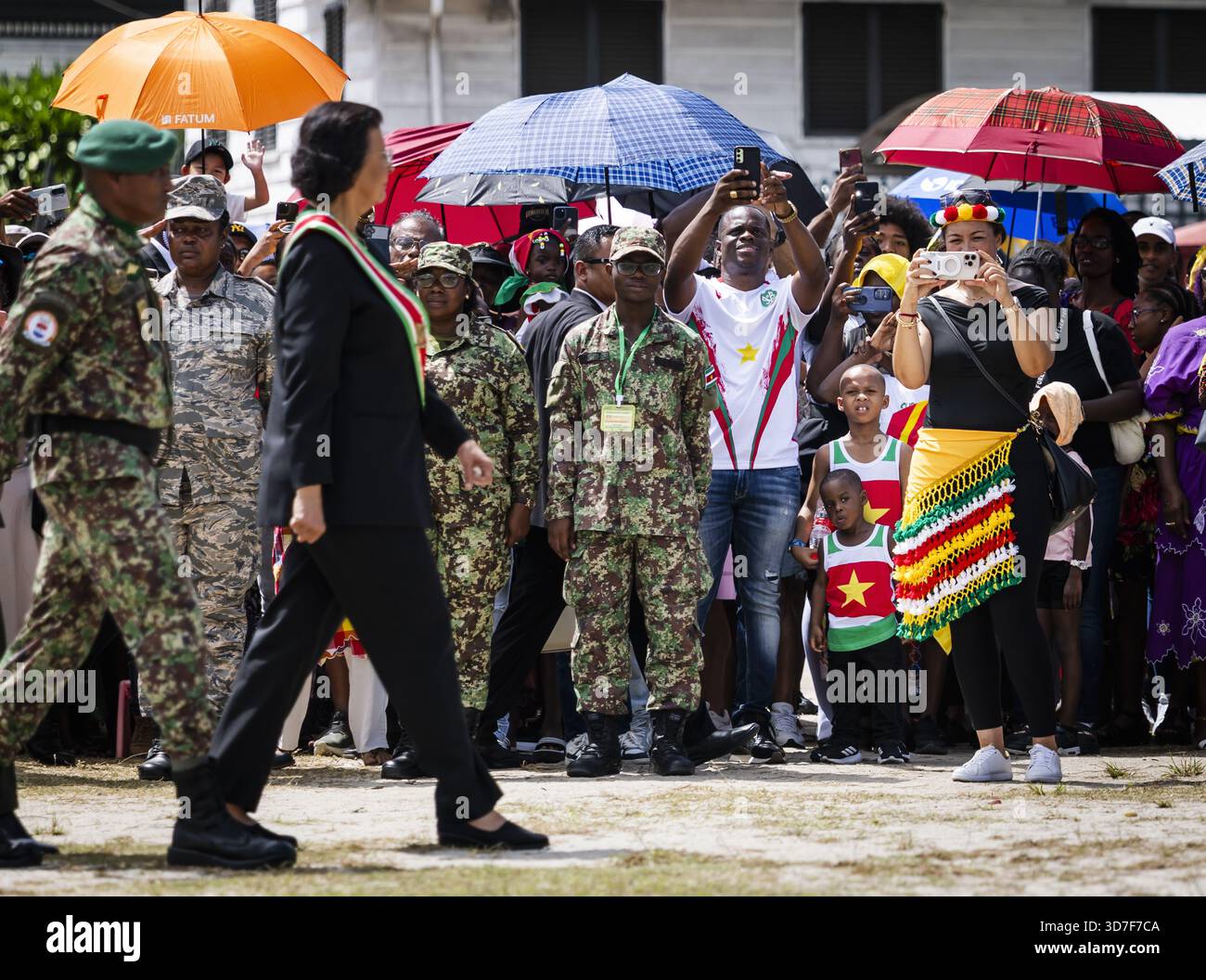 PARAMARIBO - Surinamese President Jennifer Geerlings-Simons inspects ...