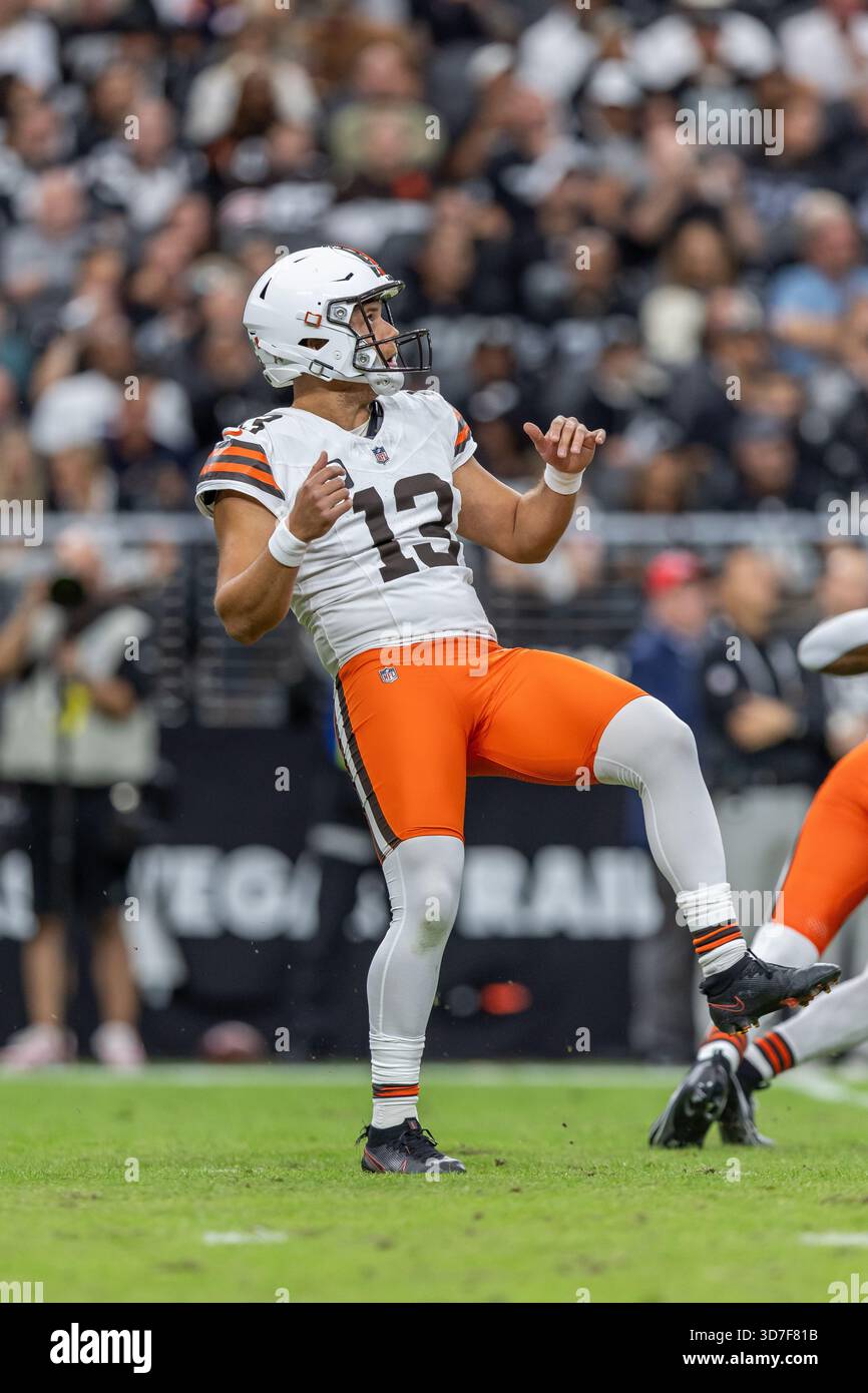 Cleveland Browns punter Corey Bojorquez (13) punts against the Las ...