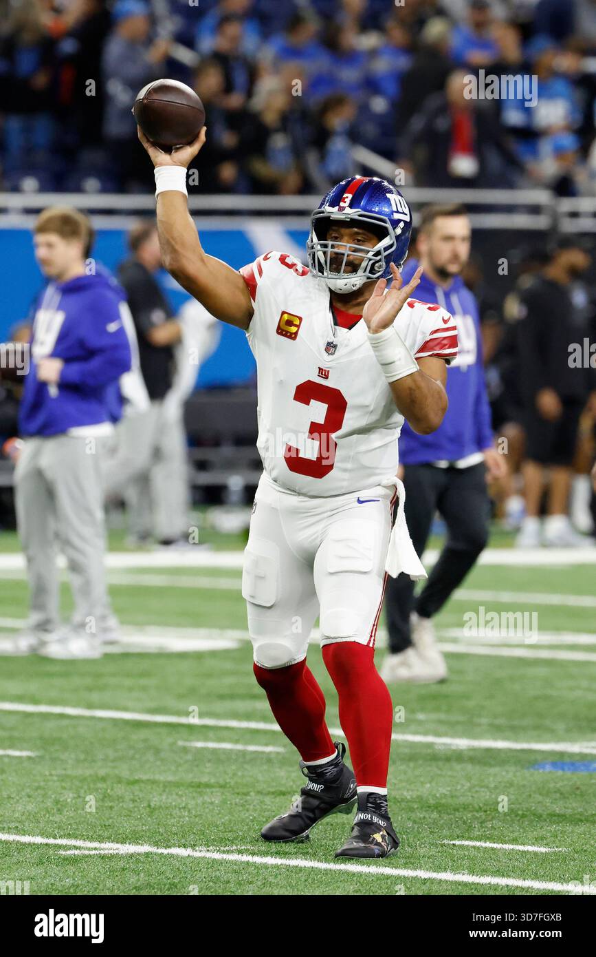 New York Giants quarterback Russell Wilson (3) warms up against the ...