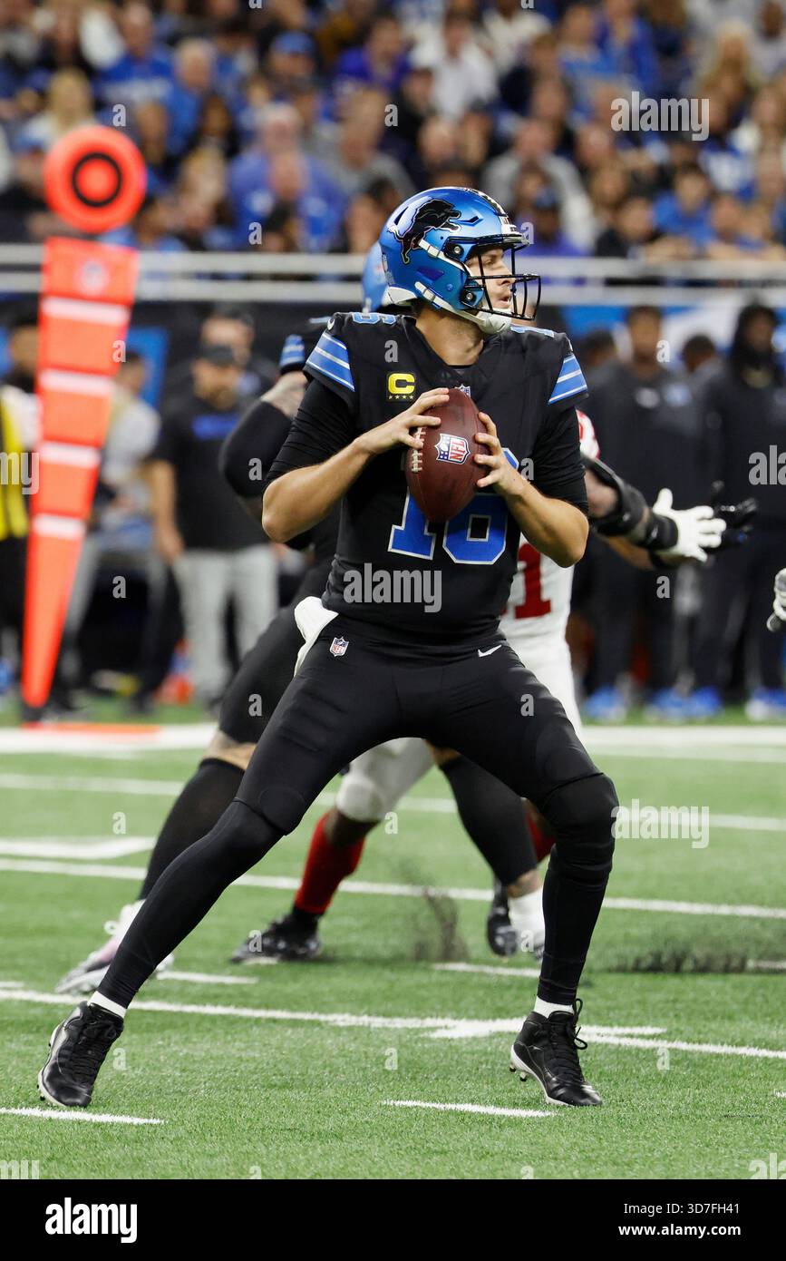 Detroit Lions quarterback Jared Goff (16) passes against the New York ...
