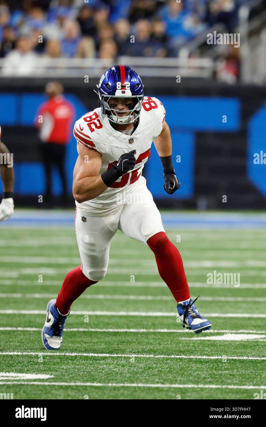 New York Giants tight end Daniel Bellinger (82) runs a route against ...