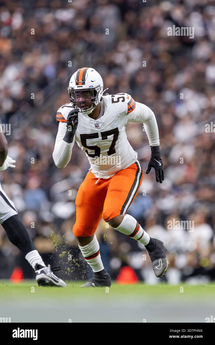 Cleveland Browns defensive end Isaiah McGuire (57) against the Las ...