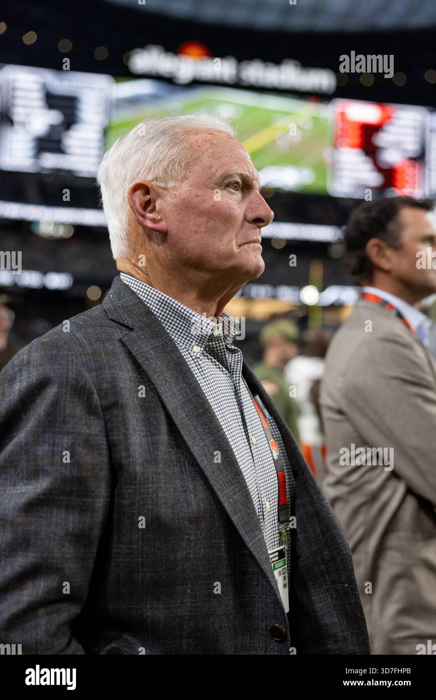 Cleveland Browns owner Jimmy Haslam stands on the sideline against the ...