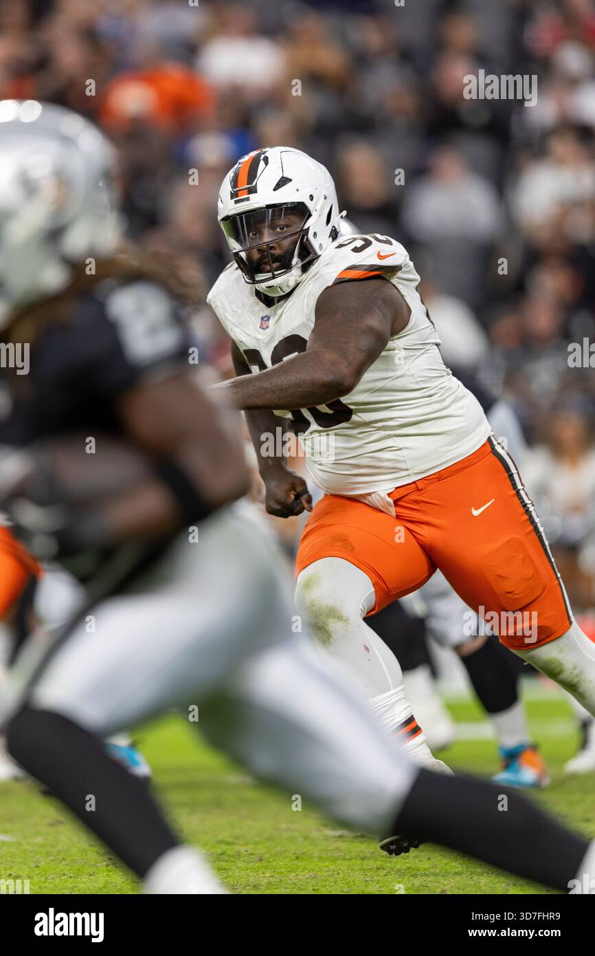 Cleveland Browns defensive tackle Maliek Collins (96) against the Las ...