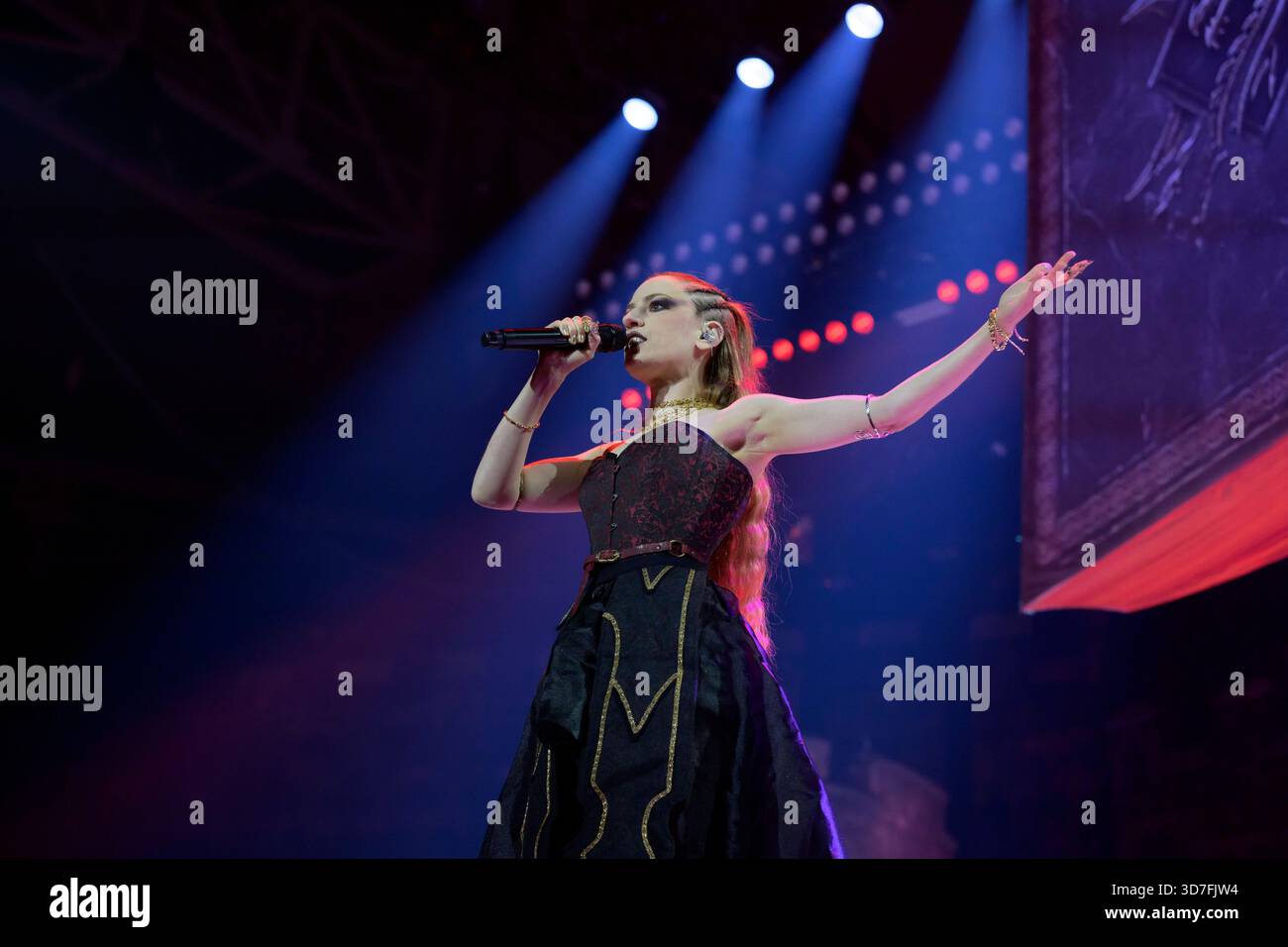 The Legendary Orchestra Noa Gruman live in der Olympiahalle, München am ...