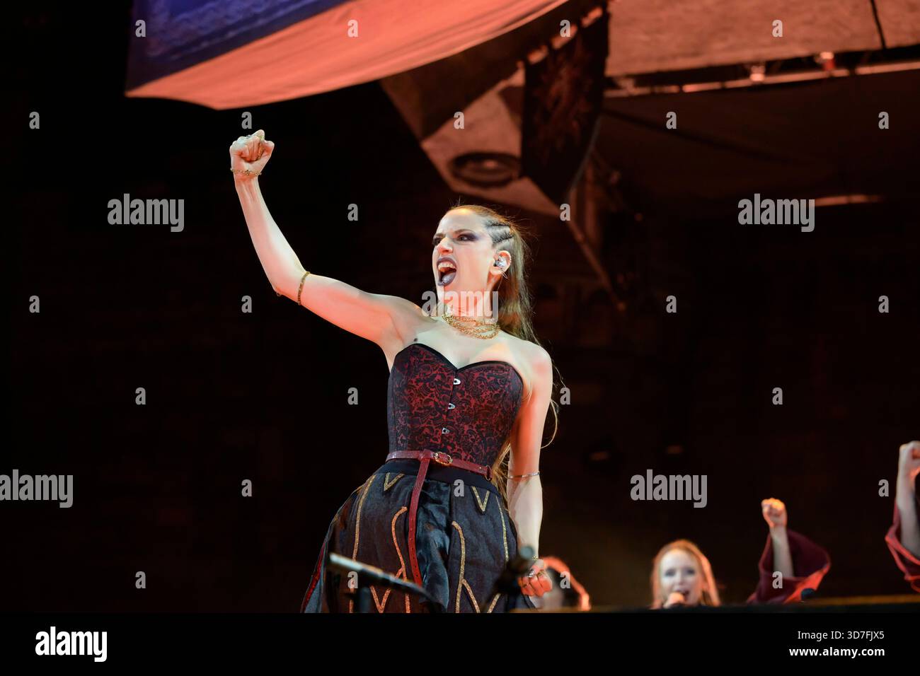 The Legendary Orchestra Noa Gruman live in der Olympiahalle, München am ...