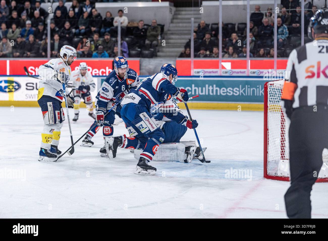 25/11/2025, Zurich, Swiss Life Arena, NL: ZSC Lions - HC Ambri-Piotta, #44 Mikko Lehtonen (ZSC ...