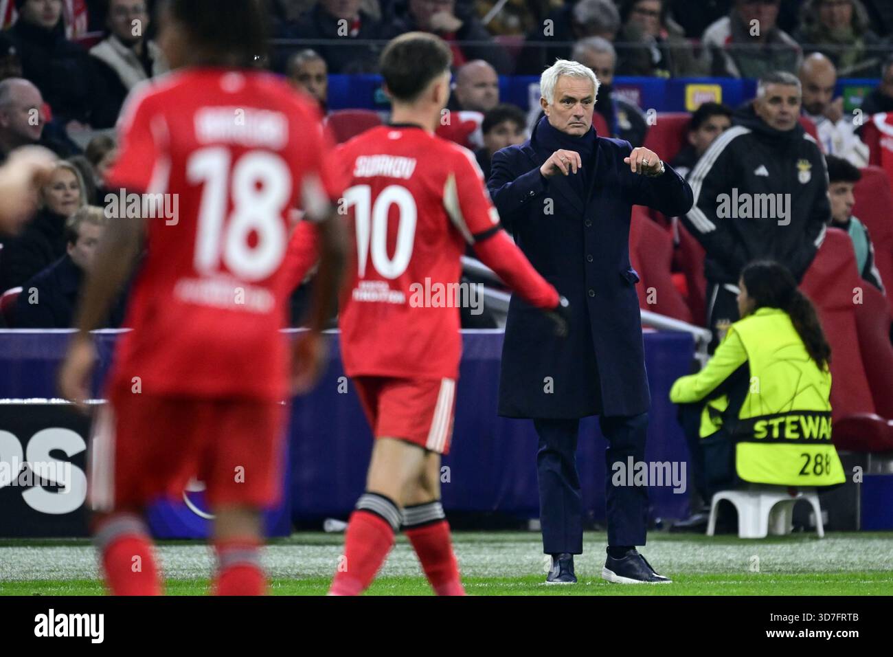 AMSTERDAM - Benfica coach José Mourinho during the Champions League ...