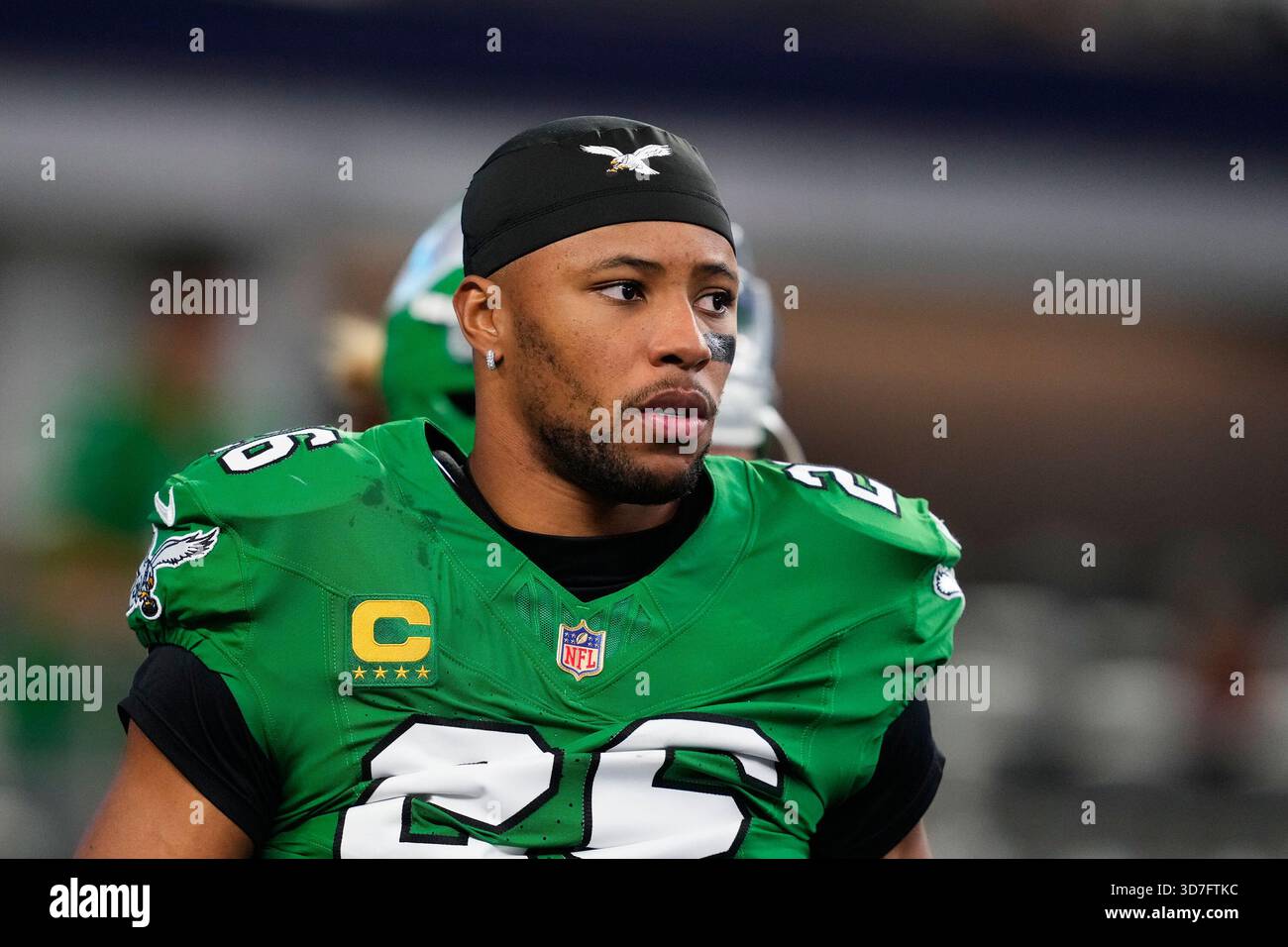 Philadelphia Eagles running back Saquon Barkley warms up before an NFL ...