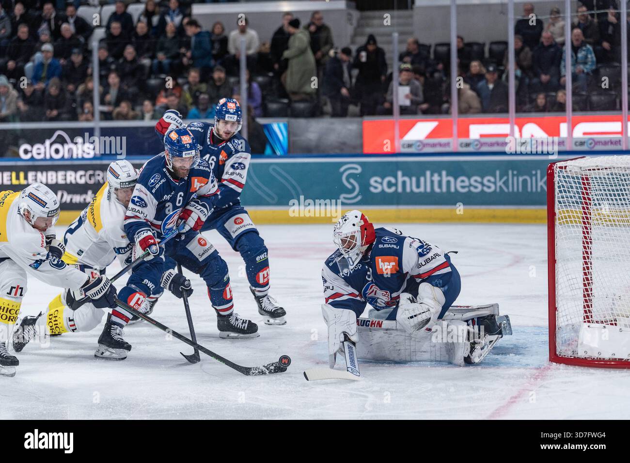 25/11/2025, Zurich, Swiss Life Arena, NL: ZSC Lions - HC Ambri-Piotta ...