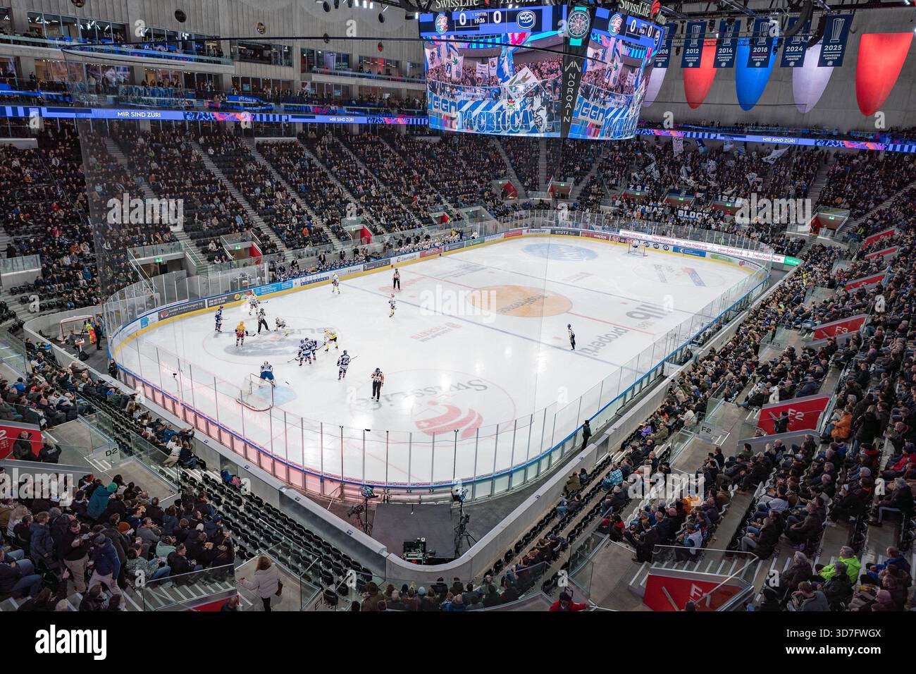 25/11/2025, Zurich, Swiss Life Arena, NL: ZSC Lions - HC Ambri-Piotta ...