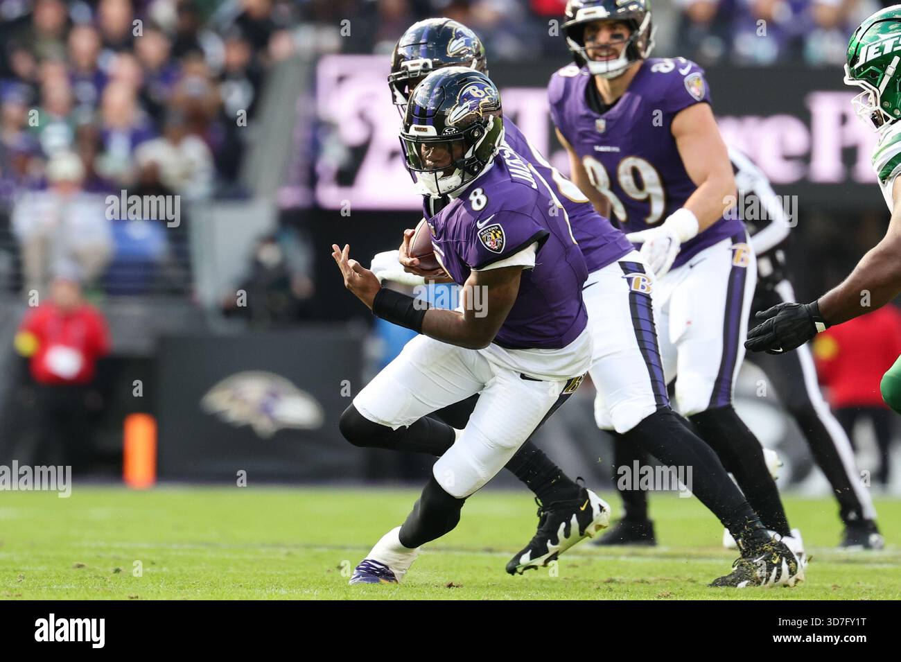 Baltimore Ravens quarterback Lamar Jackson (8) runs the ball during the ...