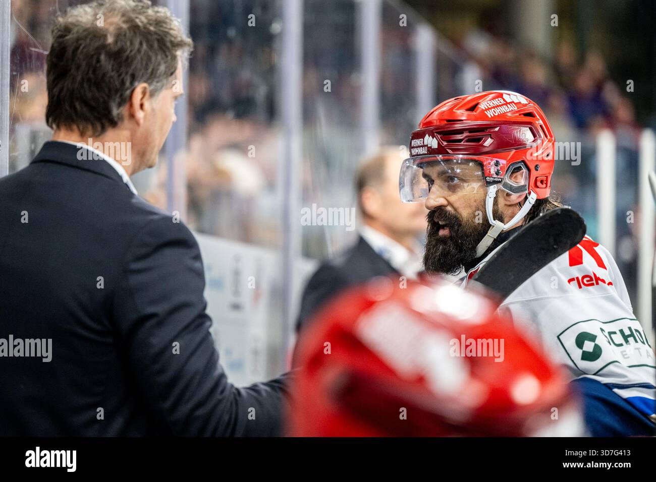 Tim Kehler (Assistant Coach, Schwenninger Wild Wings, SWW) Dominik ...