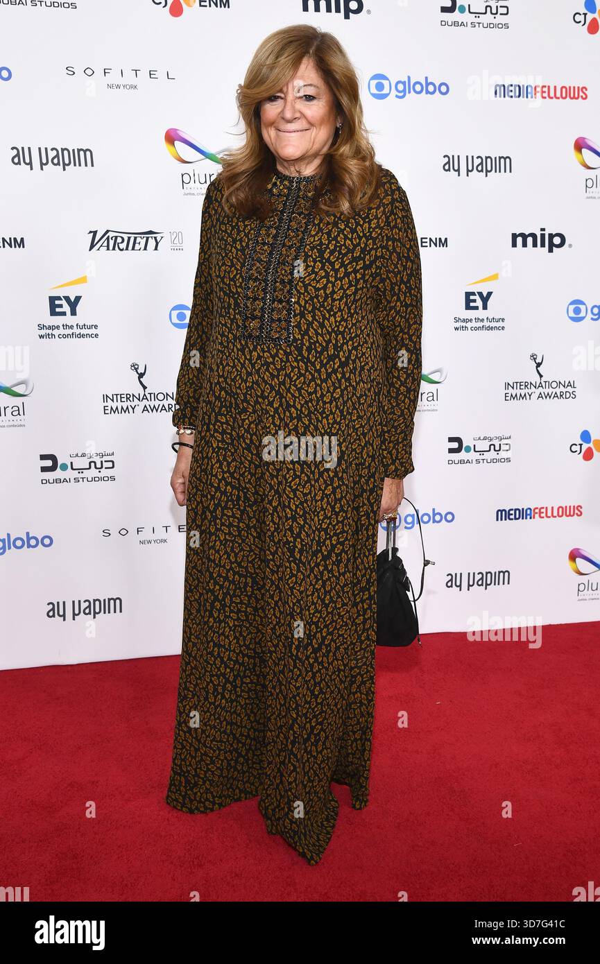 Fern Mallis walking the red carpet at the 53rd International Emmy ...