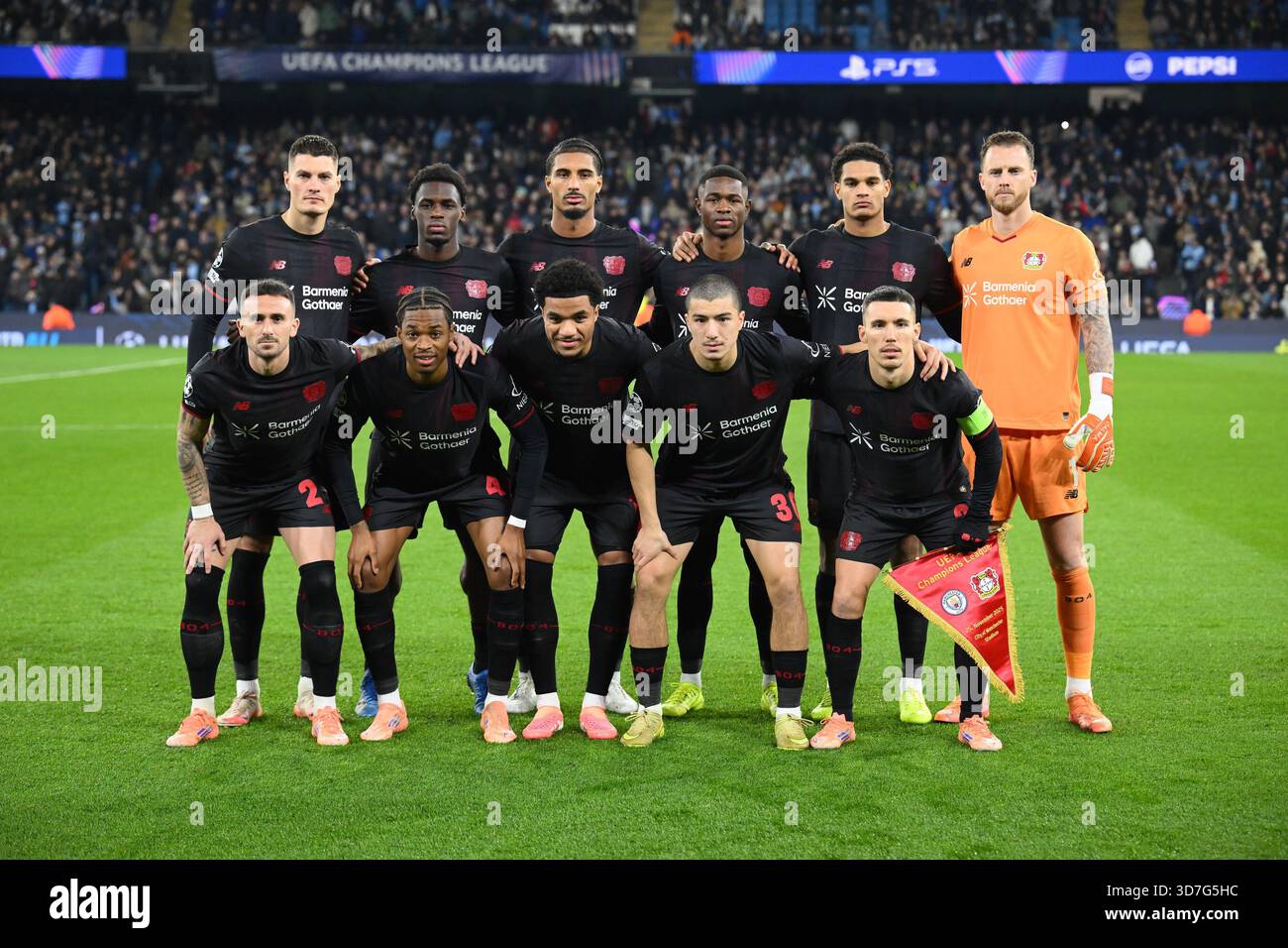MANCHESTER, GREAT BRITAIN - NOVEMBER 25: Bayer Leverkusen line up ahead ...