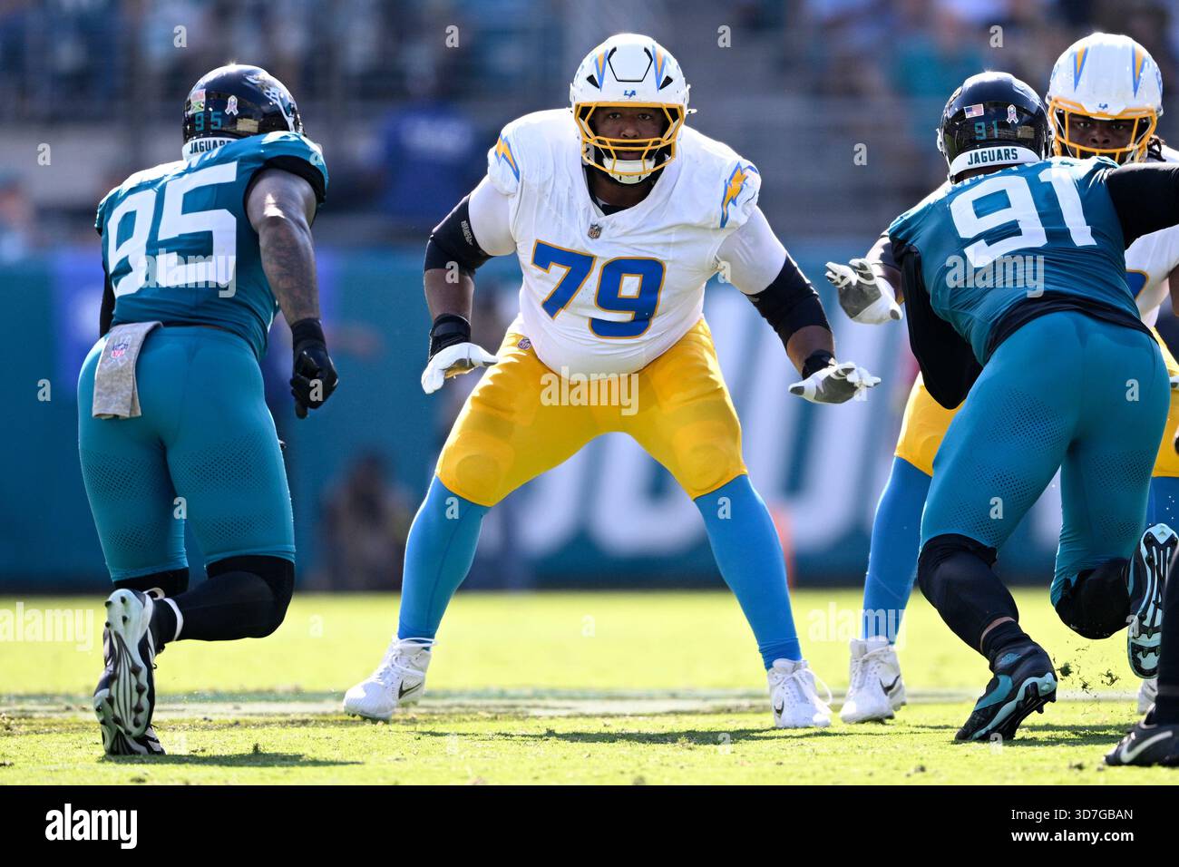 Los Angeles Chargers guard Trey Pipkins III (79) sets up to block ...