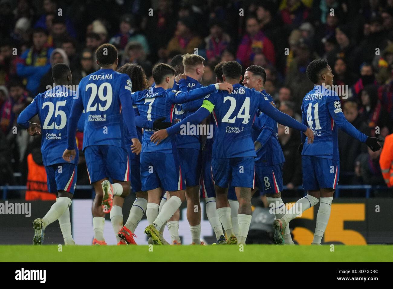 Chelsea's Liam Delap, center, celebrates with his teammates after ...