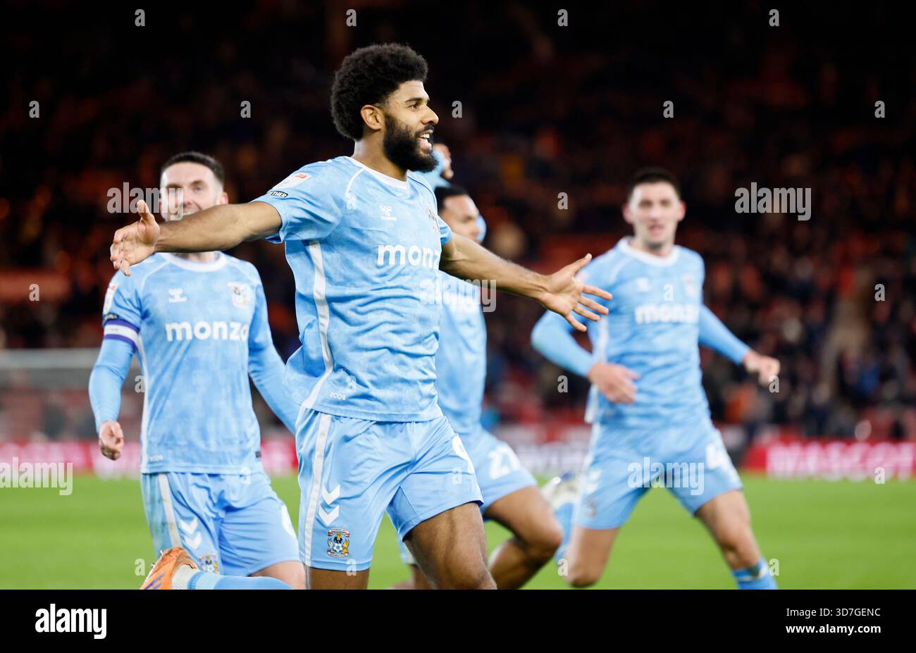 Coventry City's Ellis Simms (centre) celebrates after scoring his sides ...
