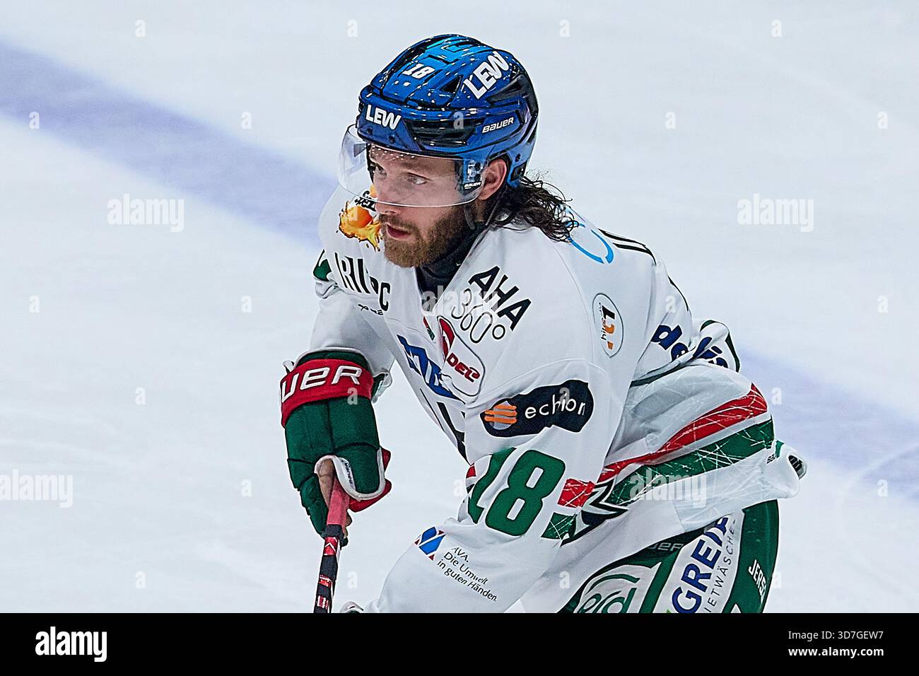 Anthony Louis (Augsburger Panther, #18) GER, Frankfurter Loewen vs ...