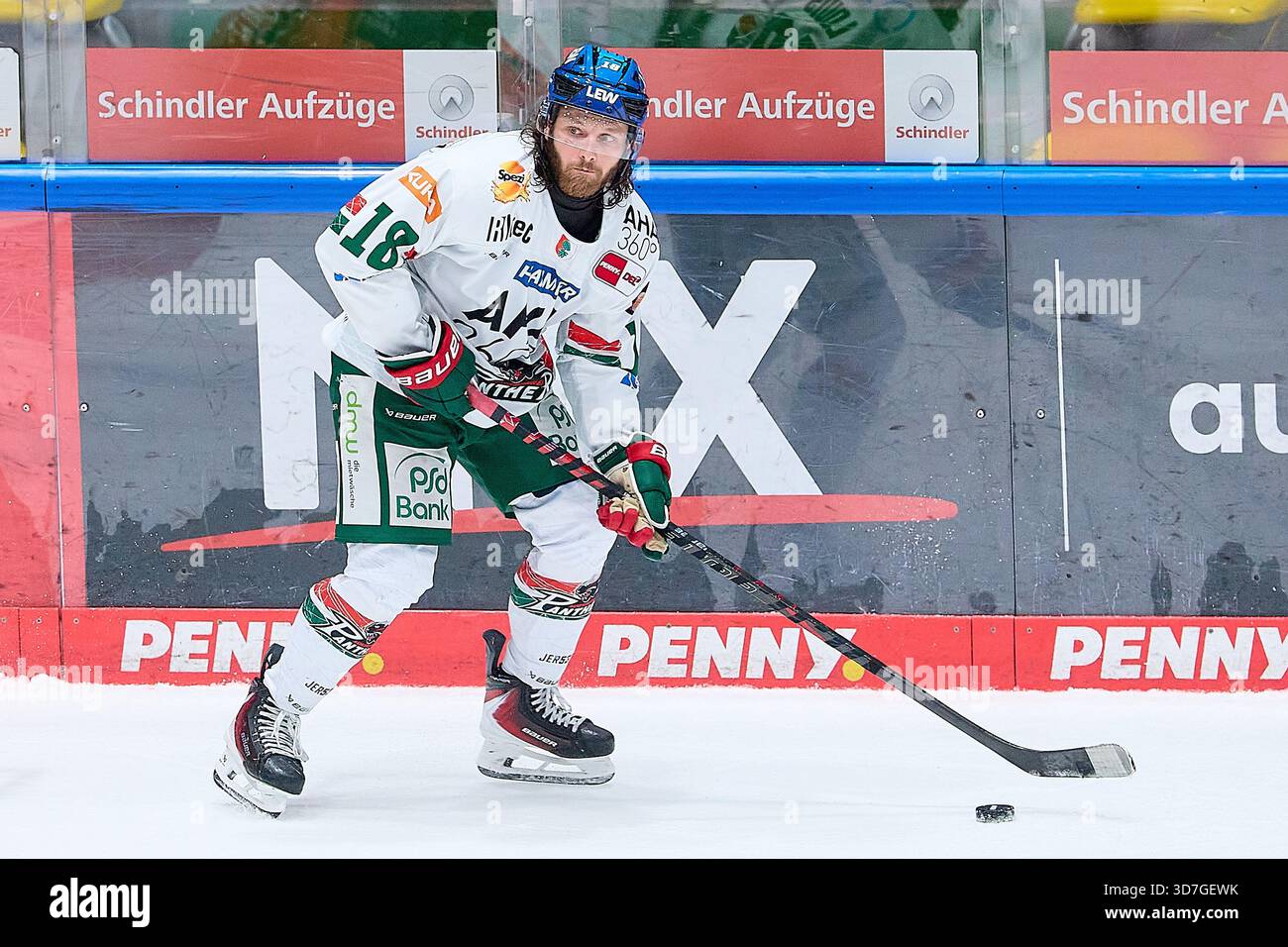 Anthony Louis (Augsburger Panther, #18) GER, Frankfurter Loewen vs ...