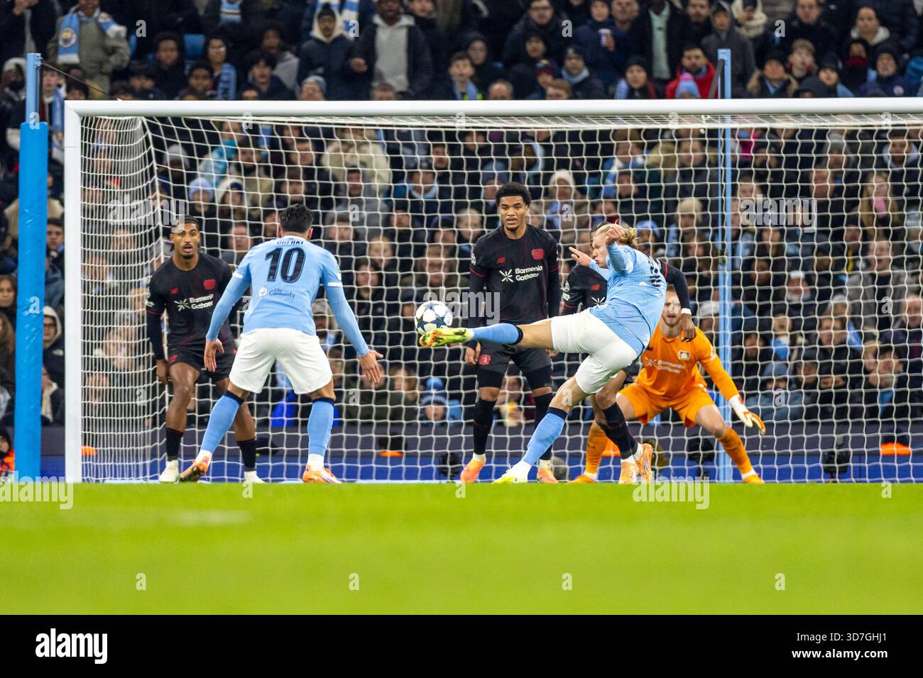 Haland man city 2025 hi-res stock photography and images - Alamy