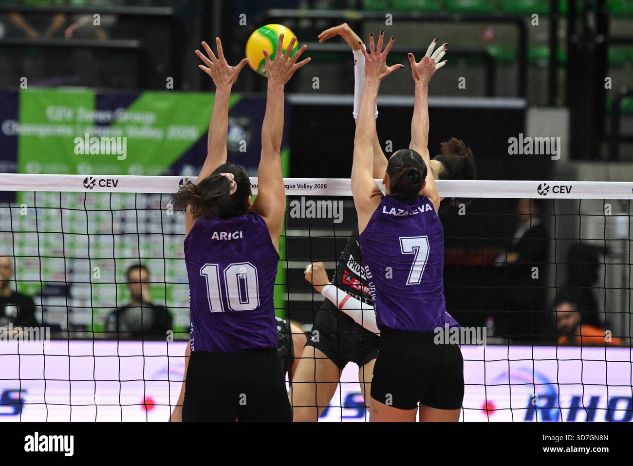 Ting Zhu ( Prosecco DOC A.Carraro Imoco Volley Stock Photo - Alamy
