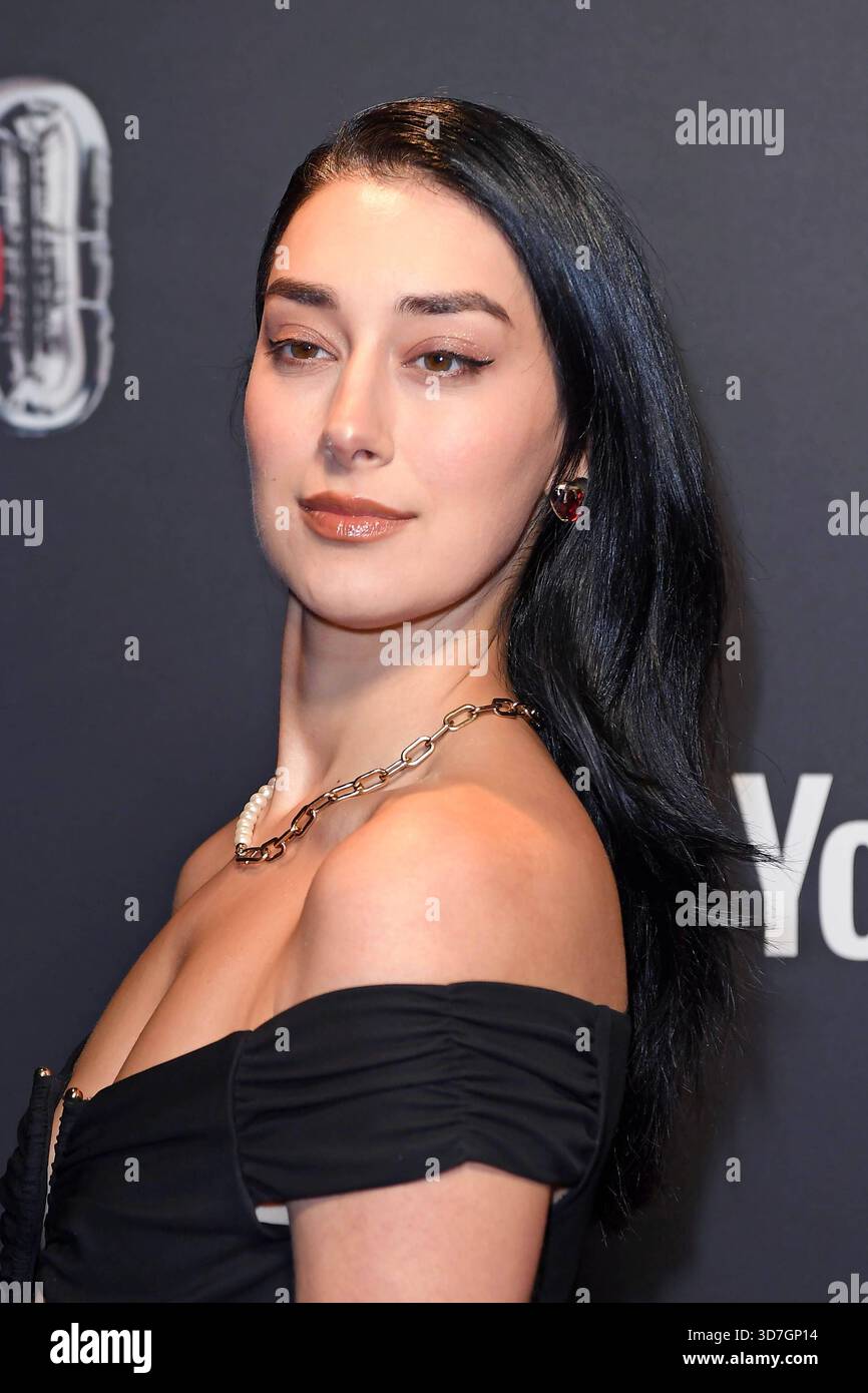 Elif Demirezer auf dem Roten Teppich zum YOUTUBE MUSIC AWARD DINNER im ...