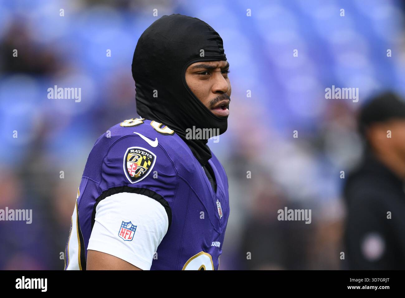 Baltimore Ravens tight end Isaiah Likely (80) warms up before an NFL ...