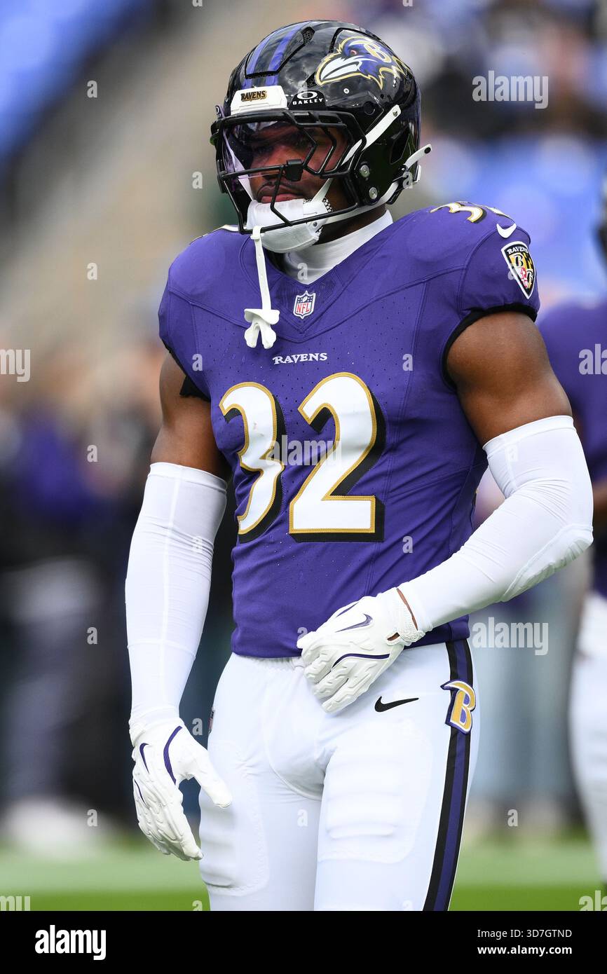 Baltimore Ravens linebacker Trenton Simpson (32) warms up before an NFL ...