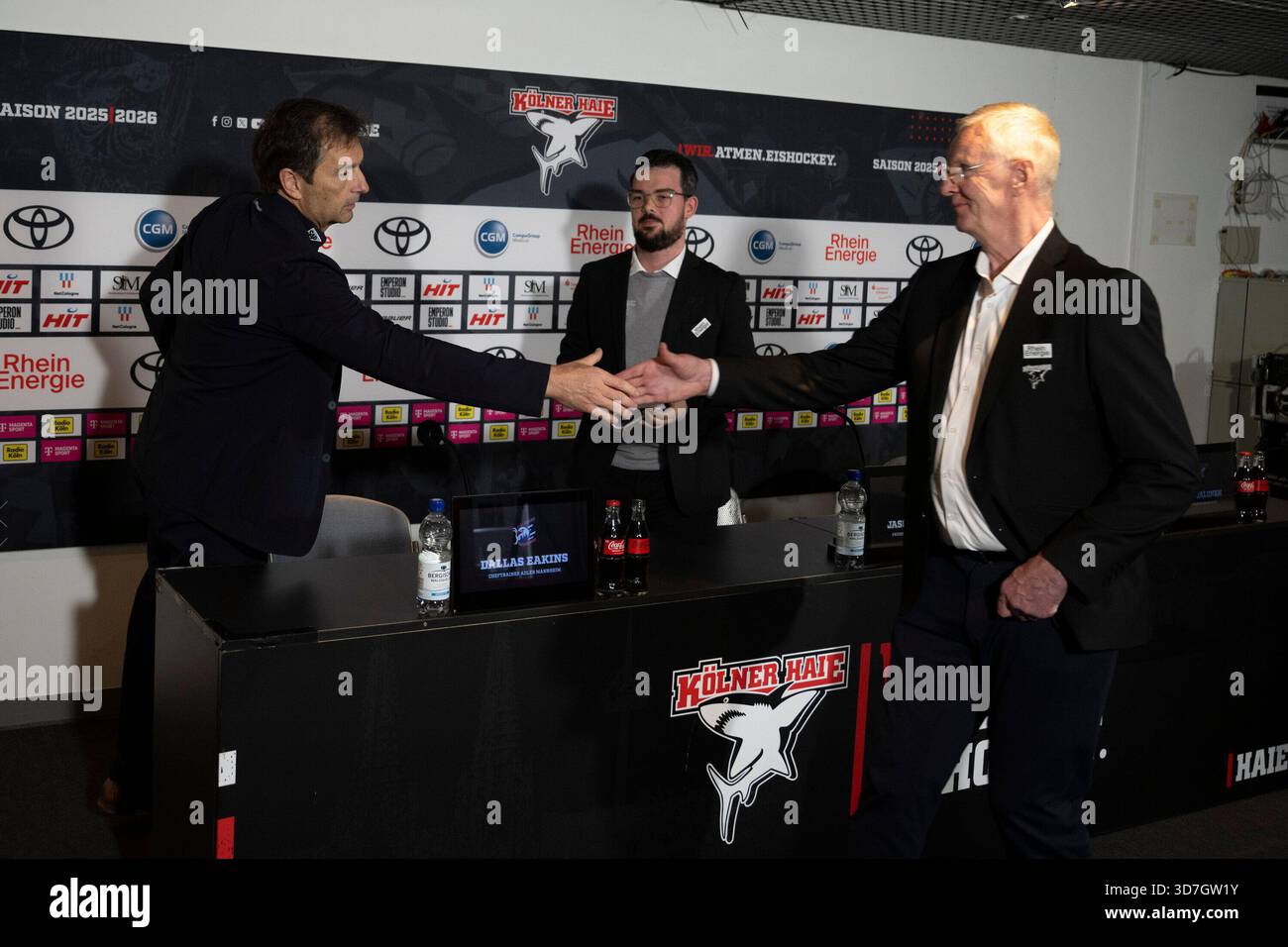 Dellas Eakins (Adler Mannheim, #Head Coach); Jason Schade; Kari Jalonen ...