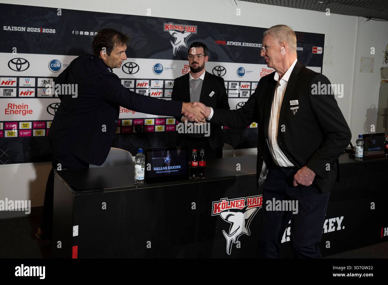 Dellas Eakins (Adler Mannheim, #Head Coach); Jason Schade; Kari Jalonen ...