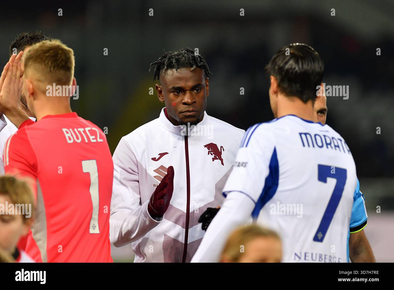 Duvan Zapata of Torino FC and Alvaro Morata of Como Calcio during ...