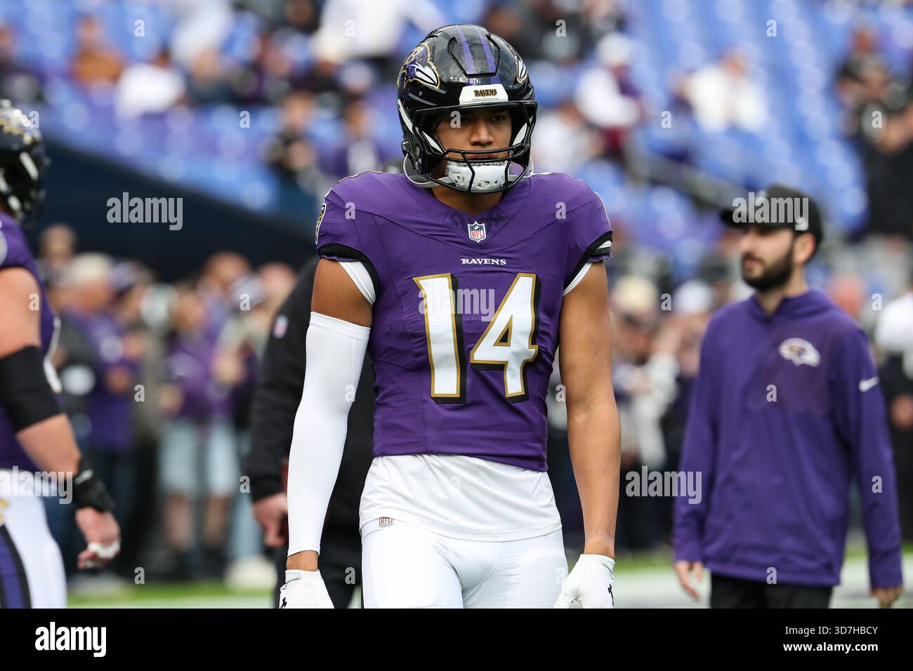 Baltimore Ravens safety Kyle Hamilton (14) looks on during pre-game ...