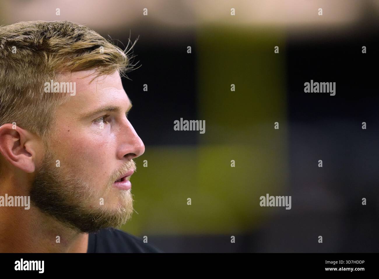 New Orleans Saints quarterback Tyler Shough warms up before an NFL ...