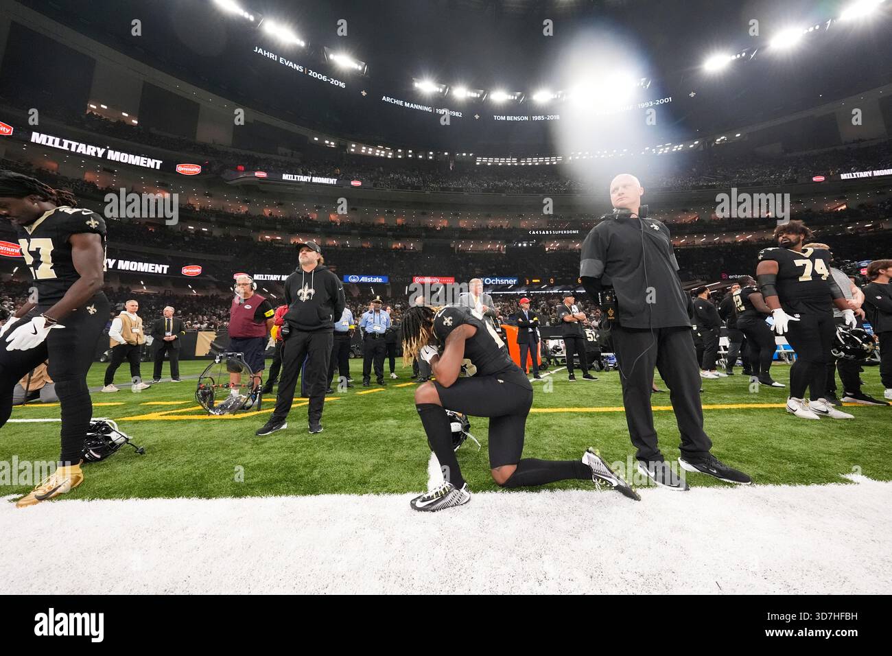 New Orleans Saints cornerback Quincy Riley (29) kneels in prayer before ...