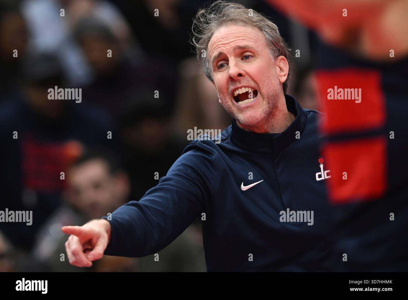 Washington Wizards head coach Brian Keefe shouts instructions during ...