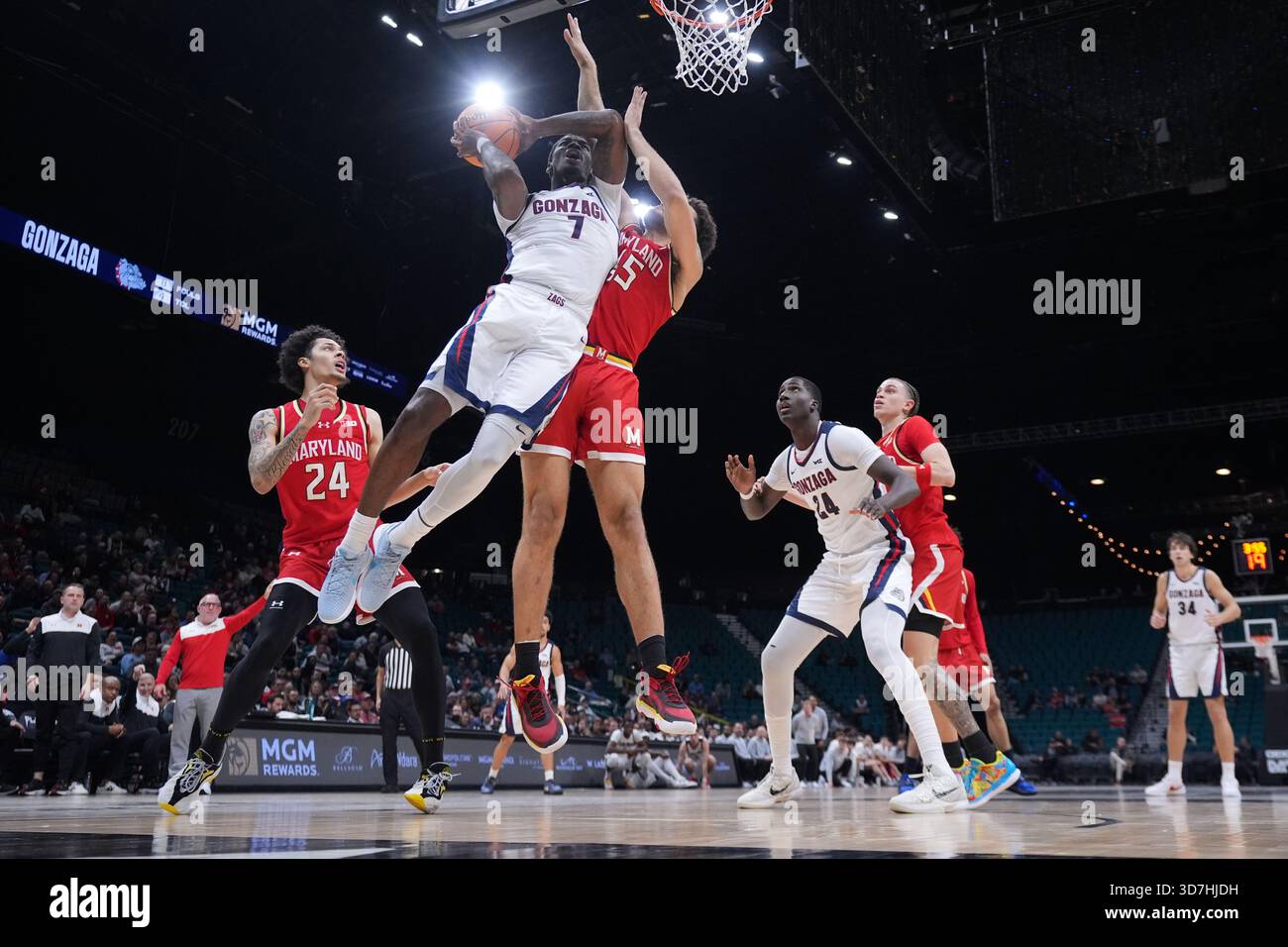 Gonzaga guard Tyon Grant-Foster (7) drives to the basket against ...