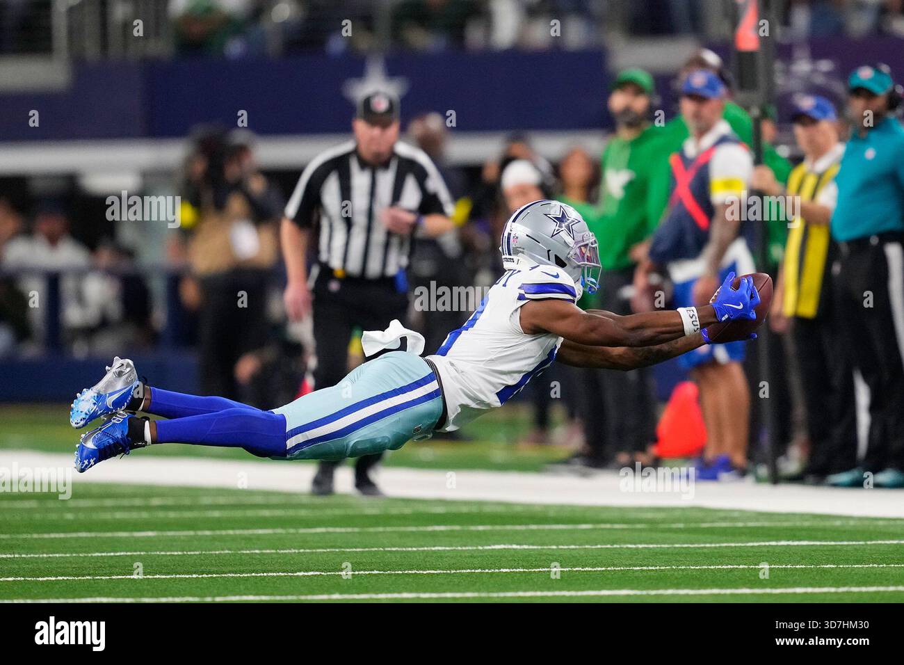 Dallas Cowboys wide receiver Ryan Flournoy (19) attempts to catch a ...
