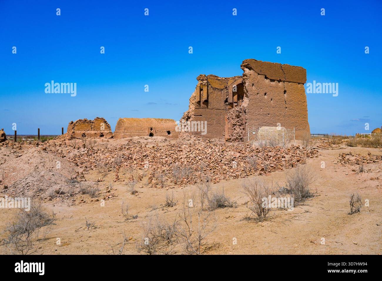 Mizdakhan Necropolis : Ancient tombs and mausoleums in Karakalpakstan ...