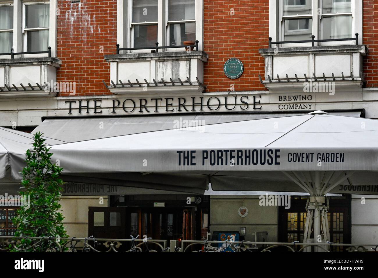 The porterhouse covent garden hi-res stock photography and images - Alamy